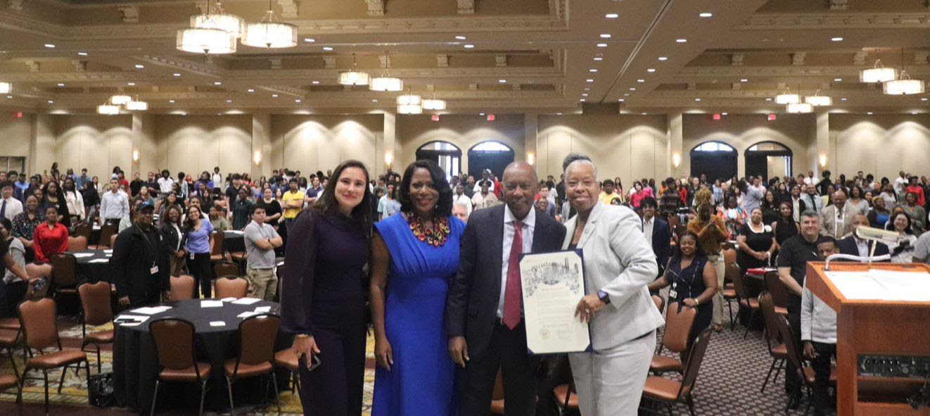 Mayor of Houston Joins Hundreds of Hire Houston Youth Interns to ...
